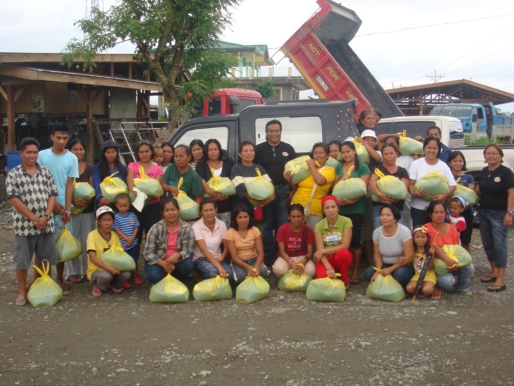 4 – DISTRIBUTION OF RELIEF GOODS TO THE 3RD BATCH (8) – New Covenant ...